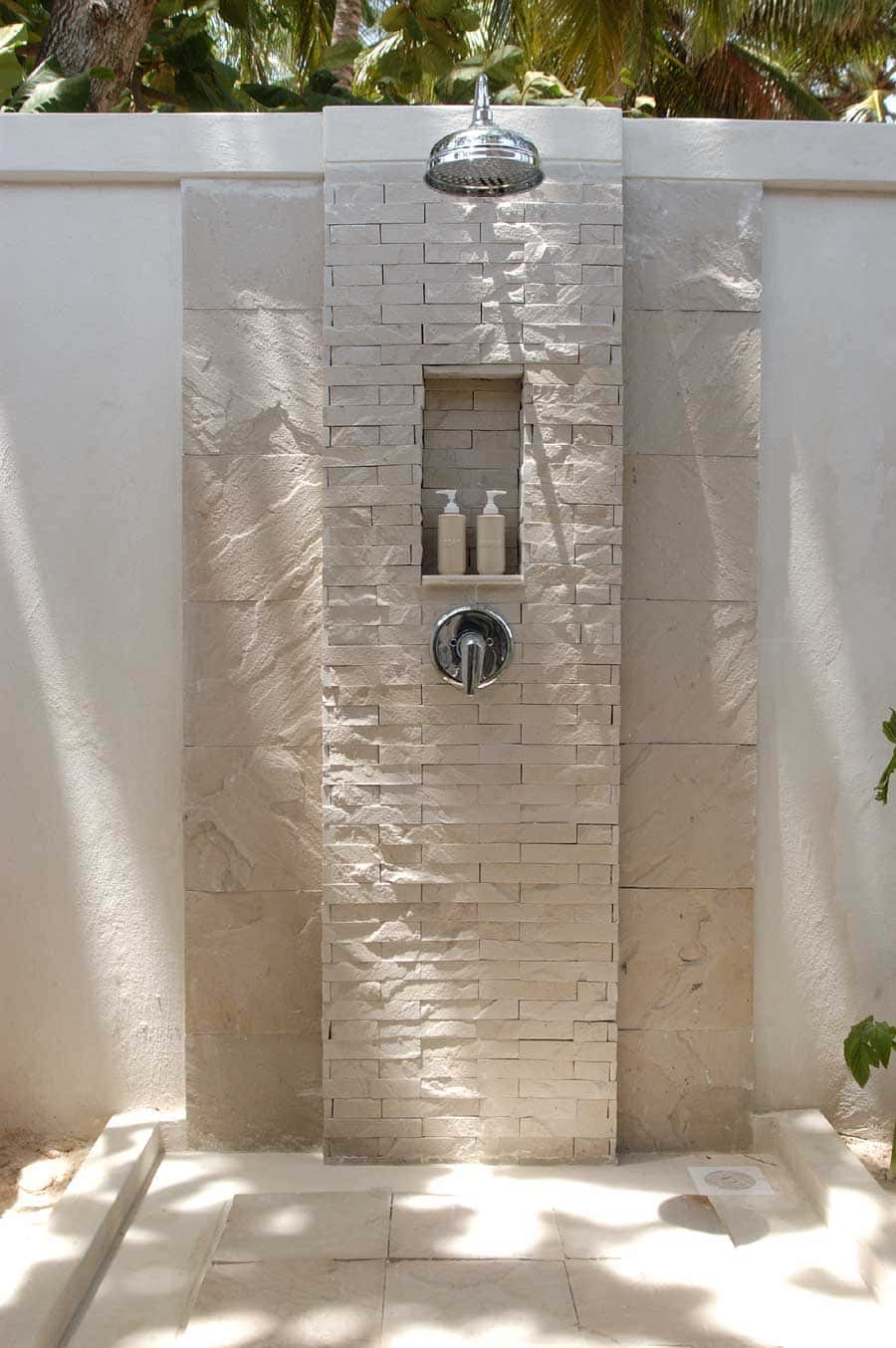 25 Fabulous Outdoor Shower Design Ideas