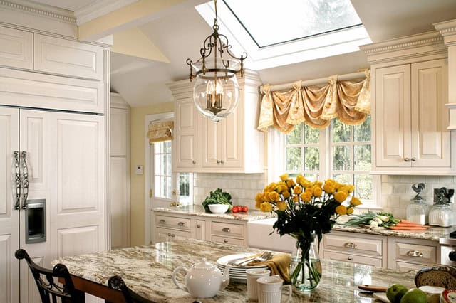 30 Impressive Kitchen Window Treatment Ideas