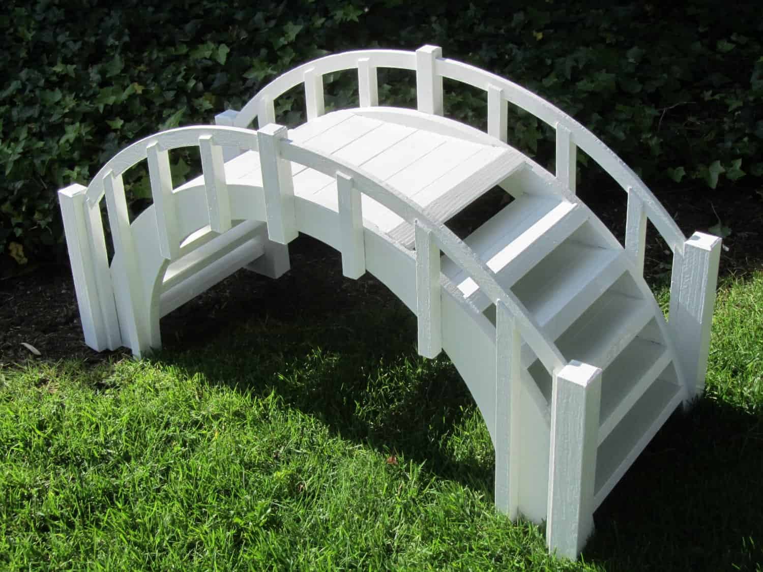 18 Small and Beautiful Fairy Tale Garden Bridges