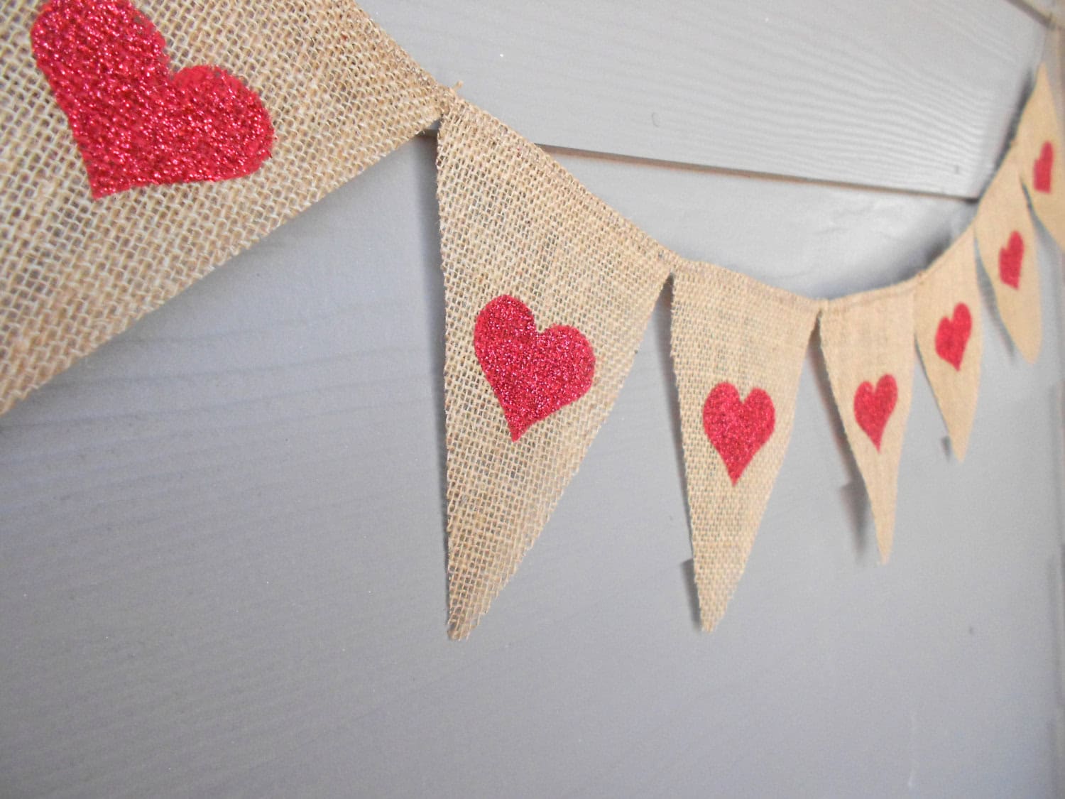 22 Lovely Valentine's Day Garland Designs