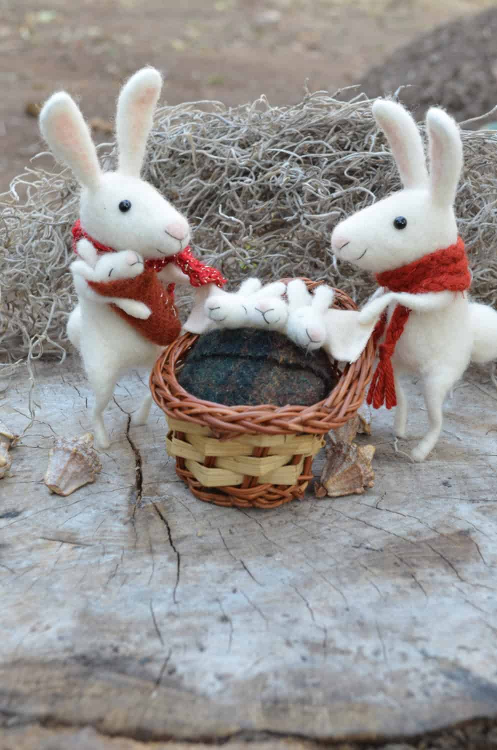 22 Adorable Needle Felted Easter Decorations