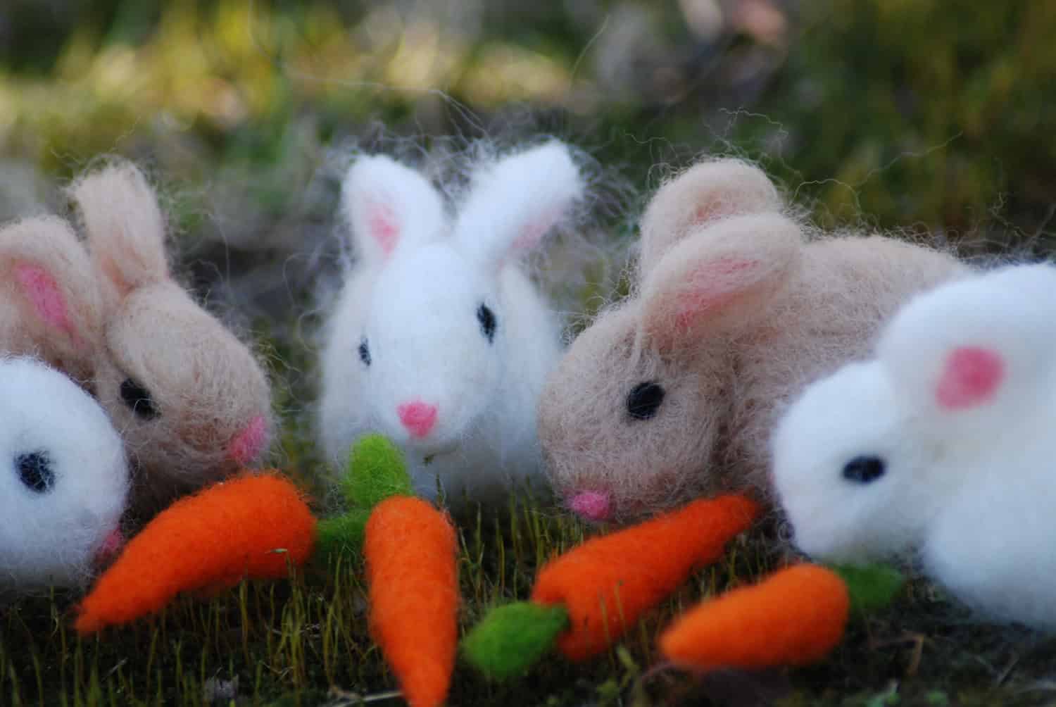 22 Adorable Needle Felted Easter Decorations