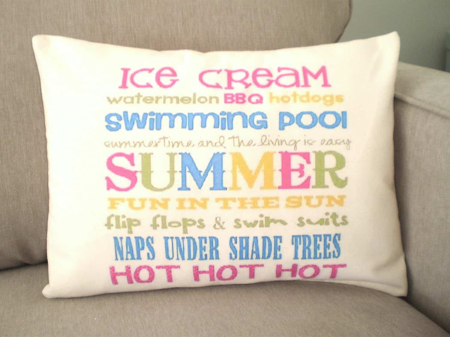 20 Refreshing Decorative Summer Pillow Ideas