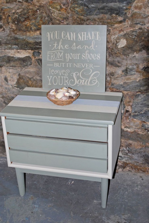 25 Amazing Vintage Side Table Designs