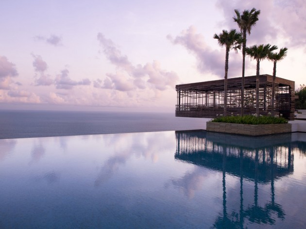 18 Astounding Infinity Pool Resorts To Fall In Love With