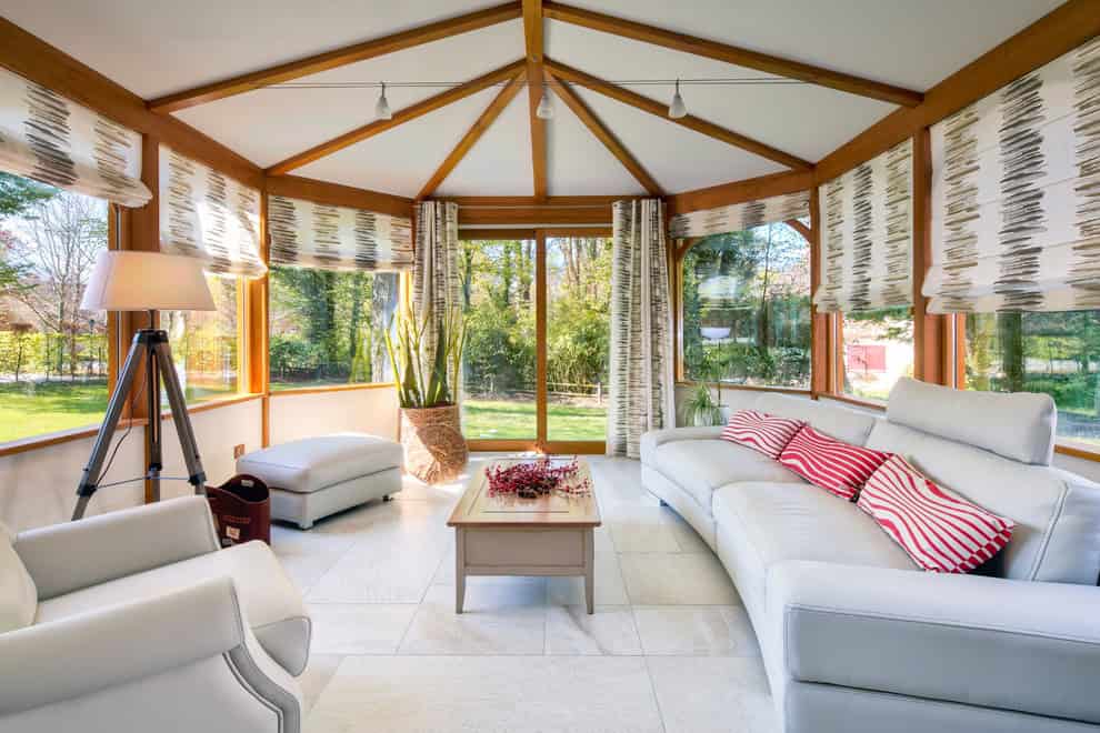 15 Magnificent Modern Sunroom Designs For Your Garden