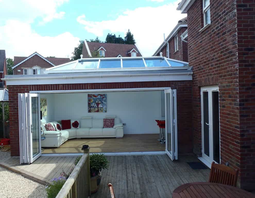 15 Magnificent Modern Sunroom Designs For Your Garden