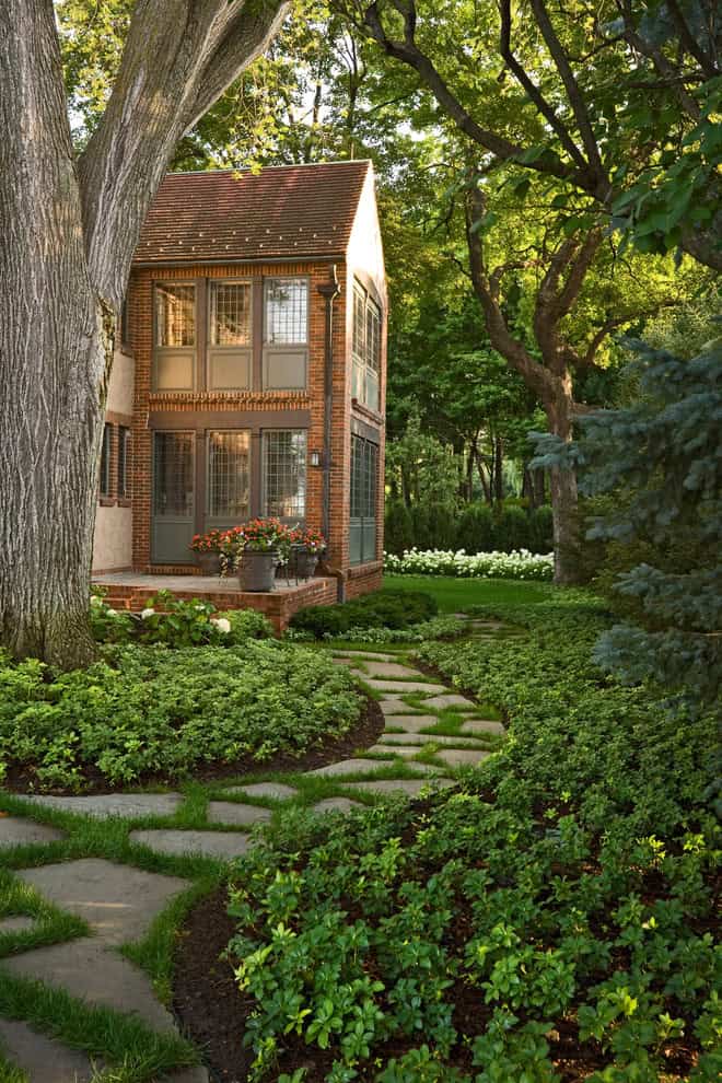 15 Sensational Traditional Landscape Designs For Your Garden