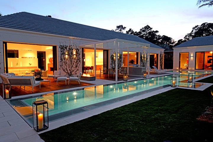 15 Tempting Contemporary Swimming Pool Designs
