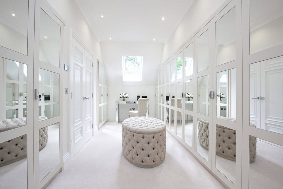 15 Elegant Luxury Walk-In Closet Ideas To Store Your Clothes In That ...