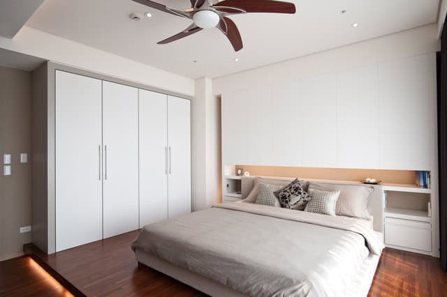 14 Functional & Space Saving Built-In Closet Design Ideas