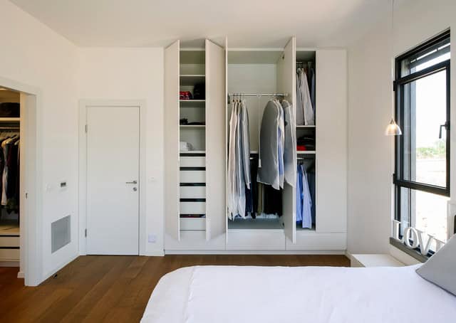 14 Functional & Space Saving Built-In Closet Design Ideas