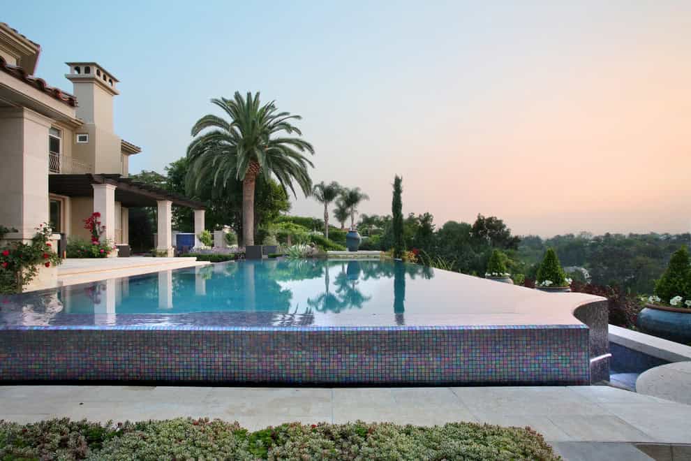 15 Of The Most Luxury Contemporary Swimming Pool Designs You'll Ever See