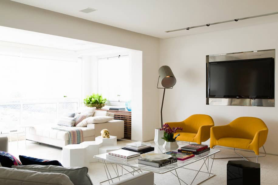 16 Delightful Bright Living Room Design Ideas