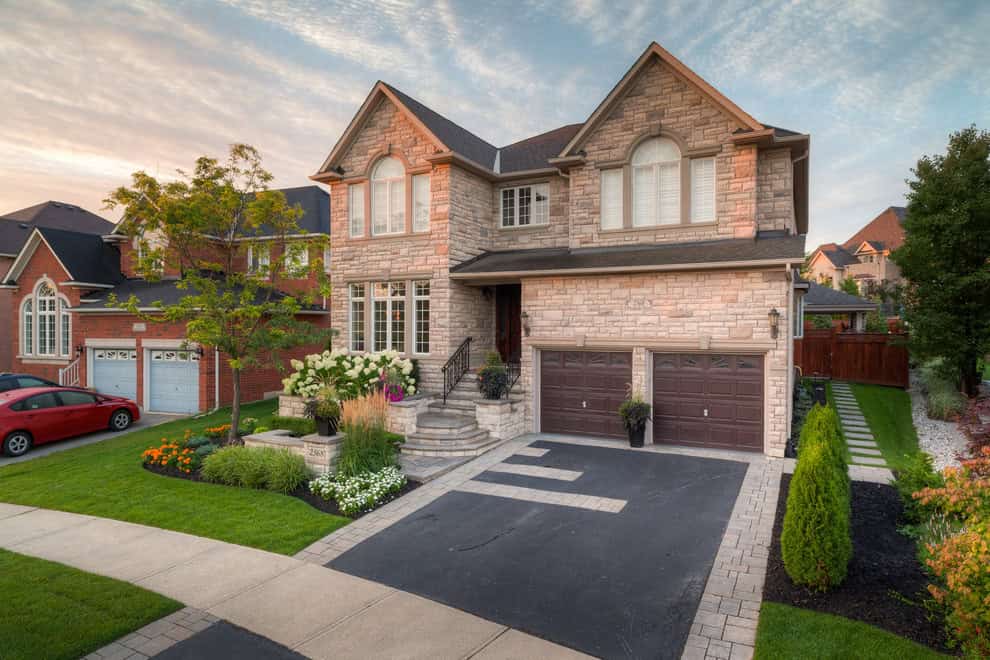 18 Impeccable Transitional Landscape Designs To Make The Best Use Of Spring