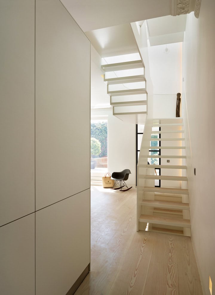18 Startling Contemporary Staircases That Will Give You Inspirational Ideas