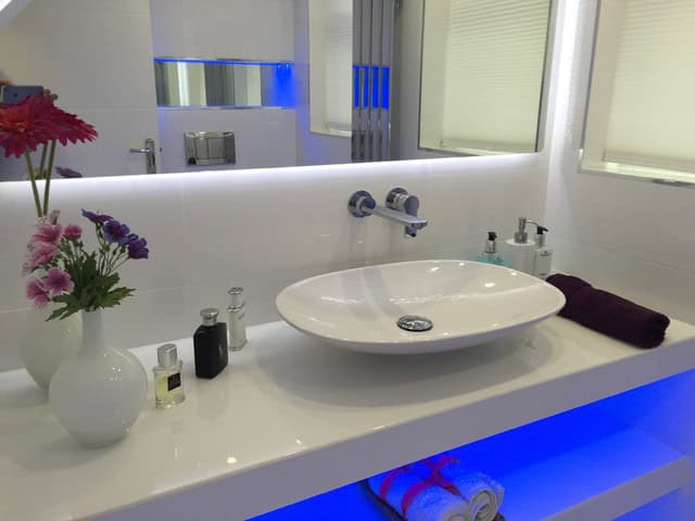 16 Functional Ideas For LED Lighting In The Bathroom
