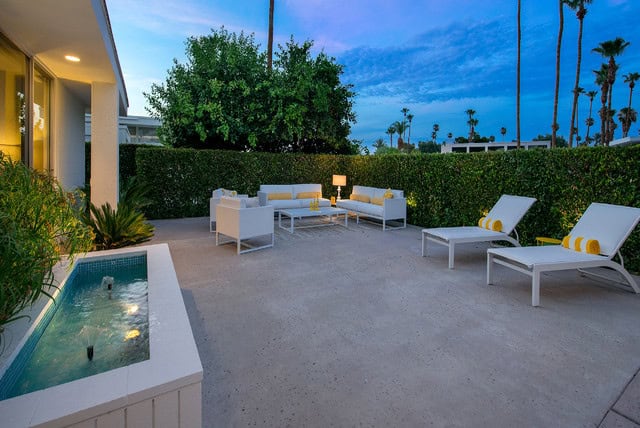16 Sensational Mid-Century Patio Designs To Improve Your Backyard