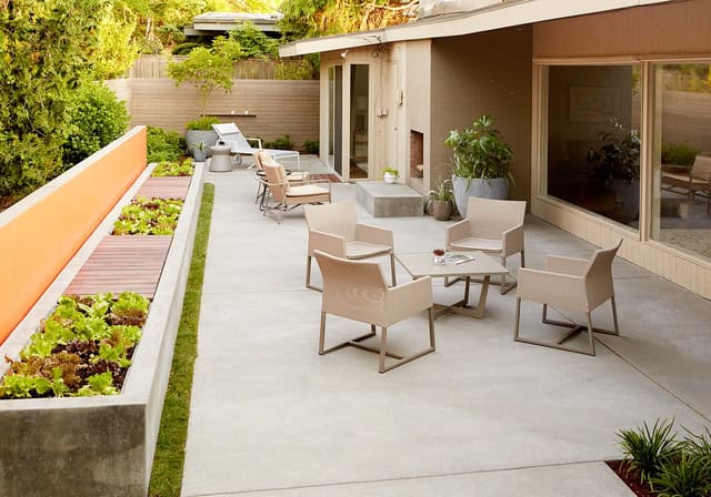 16 Sensational Mid-Century Patio Designs To Improve Your Backyard