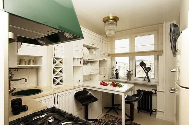 17 Functional Small Built-In Work Table Design Ideas