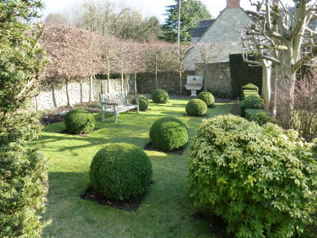 17 Marvelous Traditional Landscape Designs That Will Make Your Garden ...