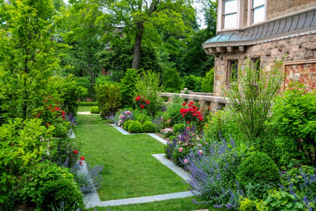 17 Marvelous Traditional Landscape Designs That Will Make Your Garden ...