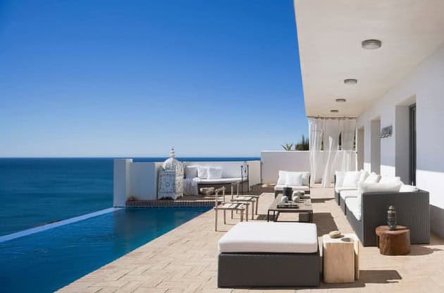 18 Lovely Mediterranean Terrace Designs That Are Perfect For The Summer