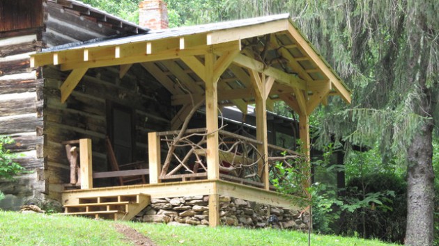 17 Welcoming Rustic Porch Designs Your Home Could Use