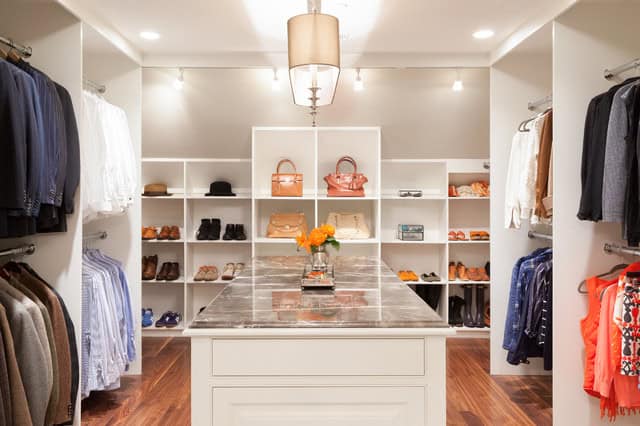 18 Irresistible Traditional Closets That Will Catch Your Eye