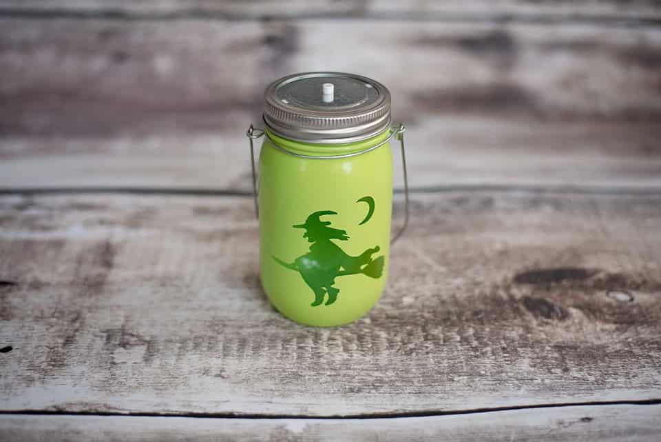 17 Scary Handmade Halloween Mason Jar Decorations With Lots of DIY Ideas