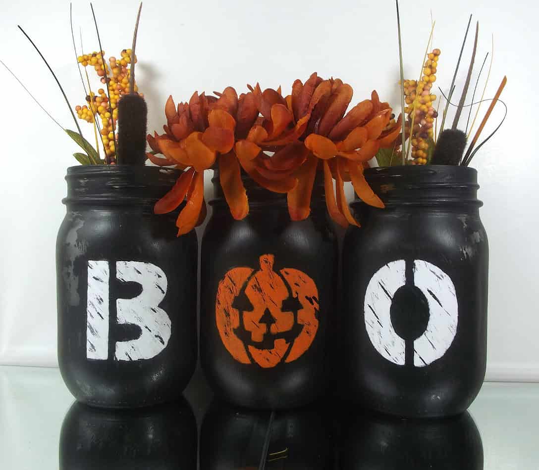 17 Scary Handmade Halloween Mason Jar Decorations With Lots of DIY Ideas