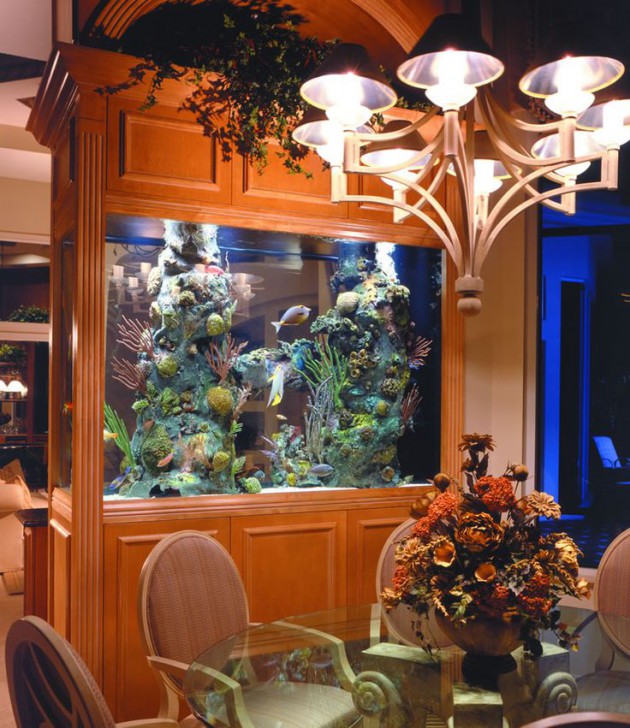 16 Truly Amazing Interiors With Fascinating Aquarium