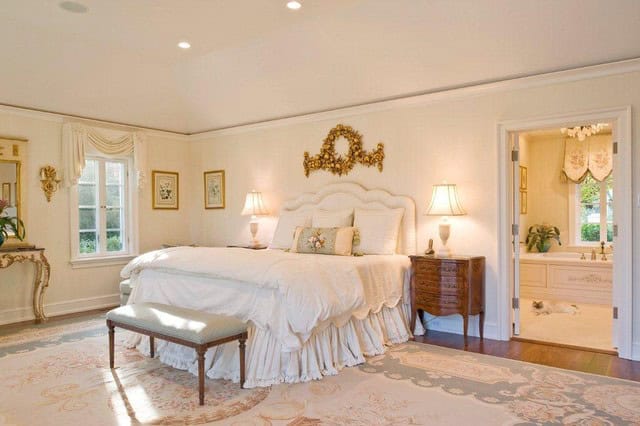 15 Gorgeous French Bedroom Design Ideas