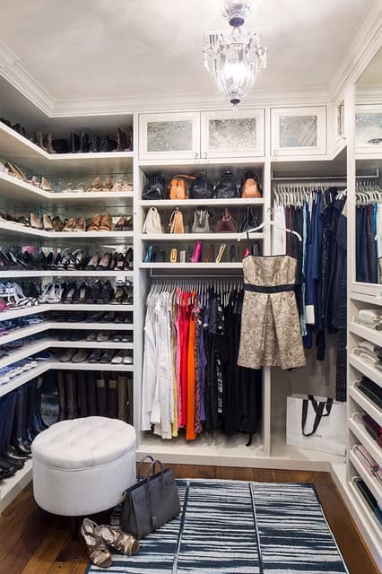 18 Irresistible Traditional Closets That Will Catch Your Eye