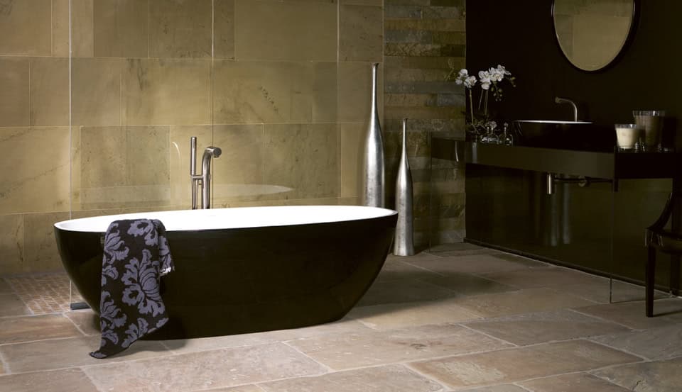 18 Black Bathtubs With Dramatic Influence For Every Taste