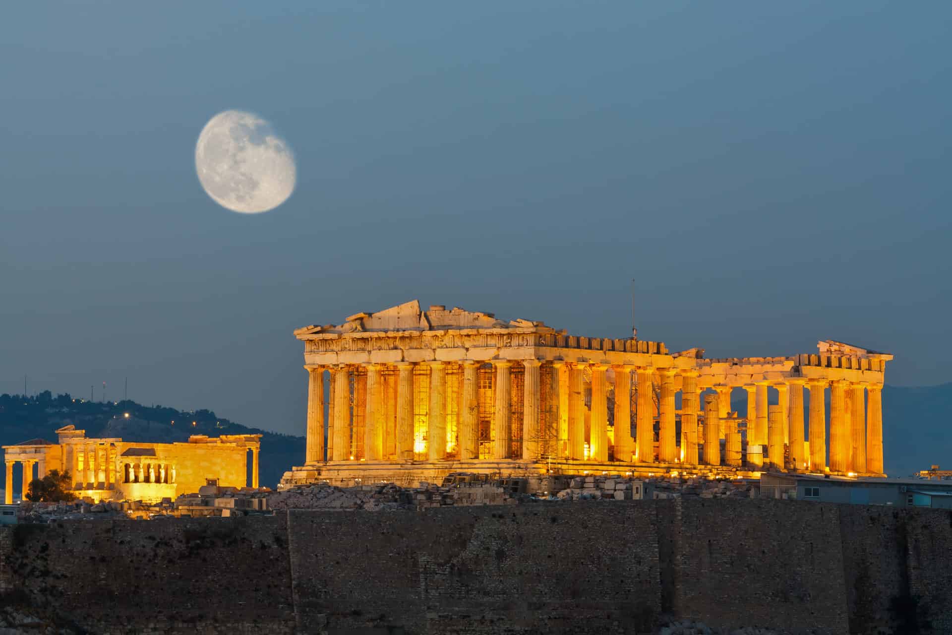 Top 19 The Greatest Historical Buildings From All Over The World