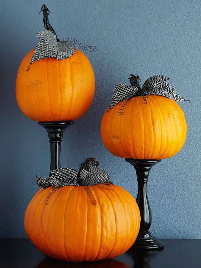 18 Smart & Easy Ways to Dress Up Your Pumpkins for Halloween