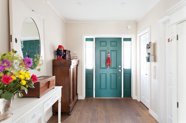 16 Irresistible Traditional Entry Hall Designs You Can Get Ideas From