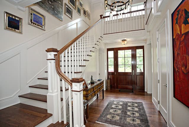 16 Irresistible Traditional Entry Hall Designs You Can Get Ideas From