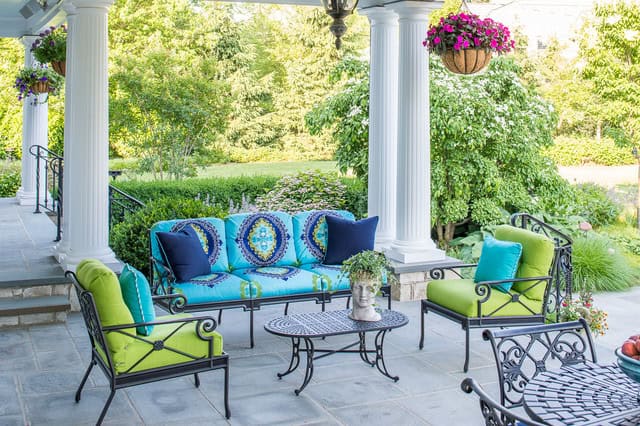 18 Charming Traditional Patio Designs You Will Fall In Love With