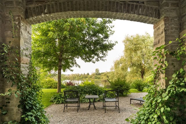 18 Charming Traditional Patio Designs You Will Fall In Love With