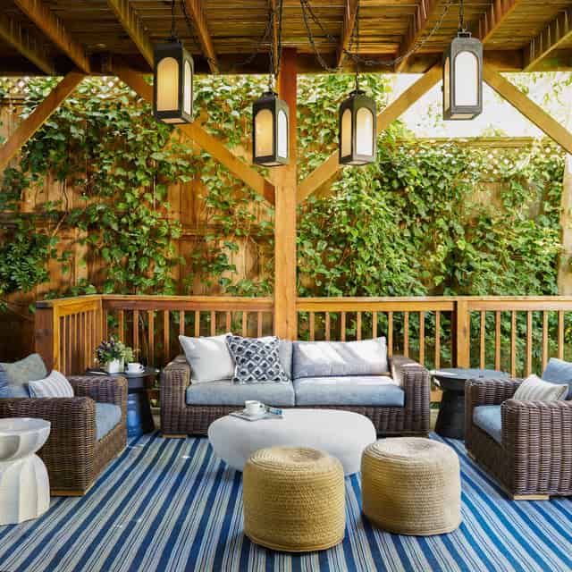 16 Outstanding Transitional Deck Designs That Will Inspire You