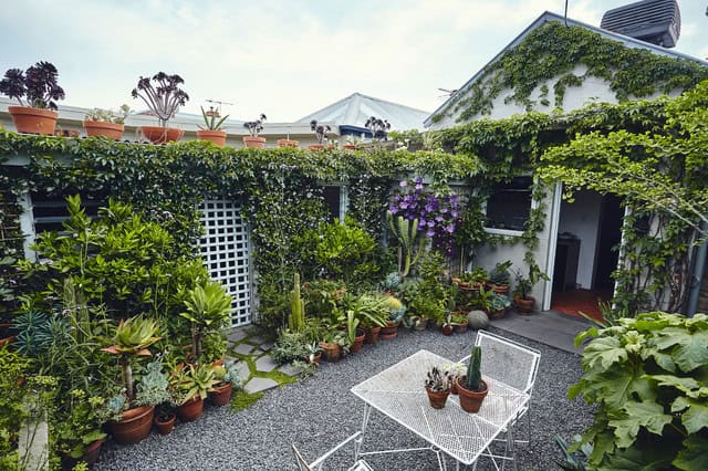 18 Captivating Eclectic Landscape Designs For Your Garden