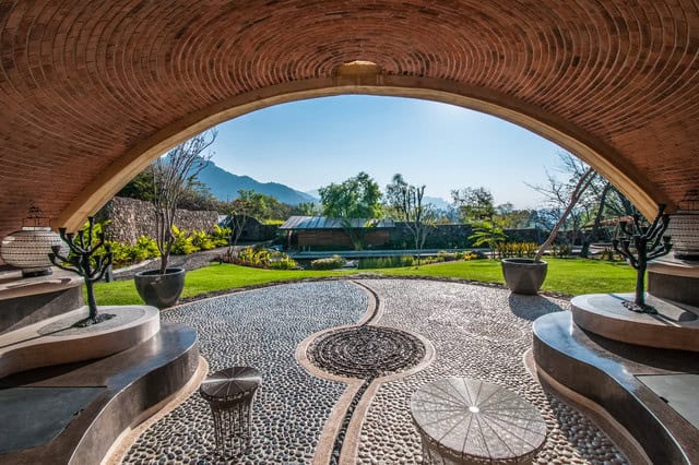 18 Captivating Eclectic Landscape Designs For Your Garden