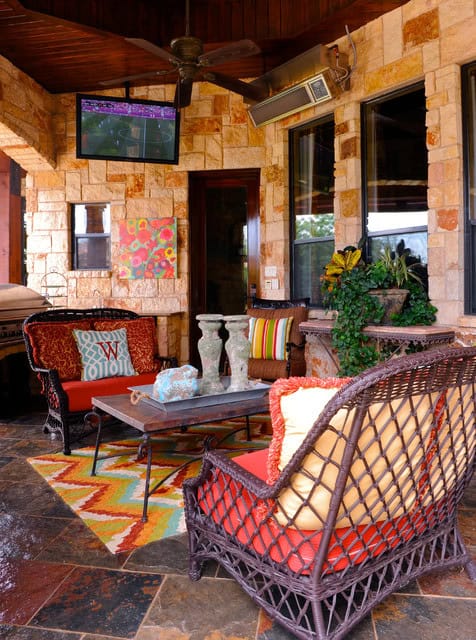 18 Gorgeous Traditional Outdoor Rooms to Provide You Utmost Relaxation