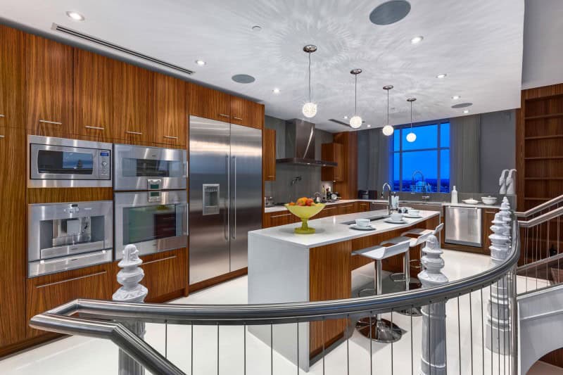 15 Glamorous Penthouse Kitchen Designs That Will Catch Your Eye