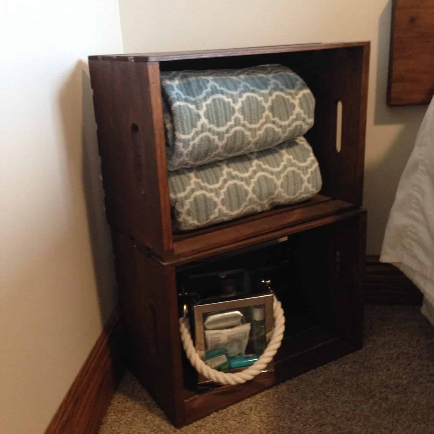 17 Classy and Practical Nightstand Designs For Your Bedroom