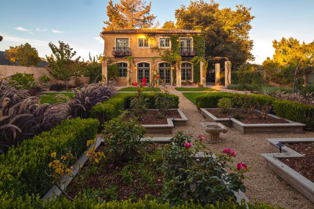 15 Fascinating Ideas Of Tuscan Gardens That Will Amaze You