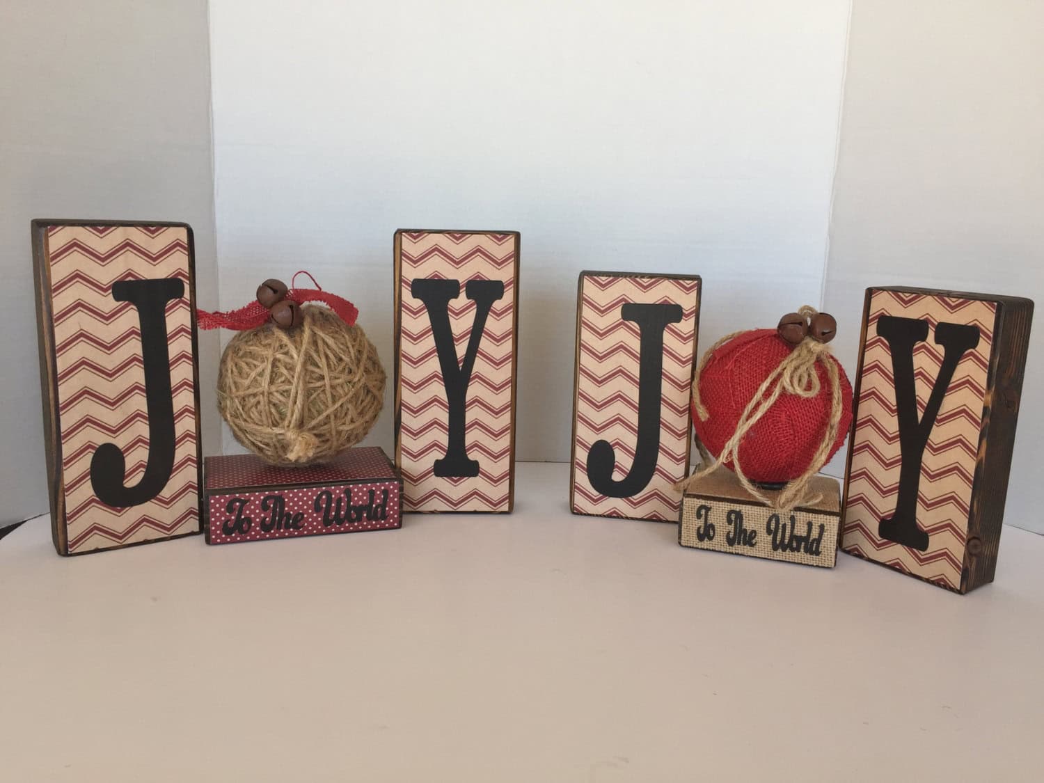 15 Incredible Last Minute Handmade Christmas Sign Decorations