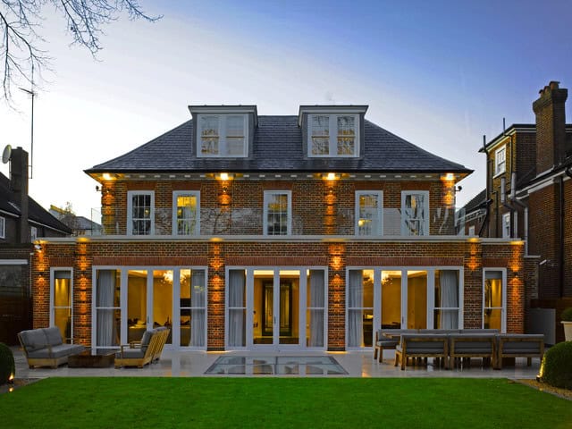 16 Marvelous Brick House Designs That You Shouldn't Miss